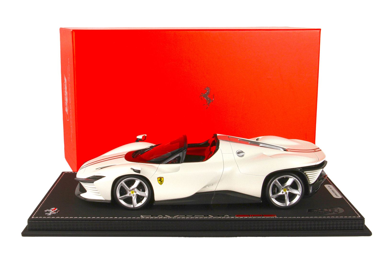 Ferrari Daytona SP3 Icona - BBR Pearl White - 1:18